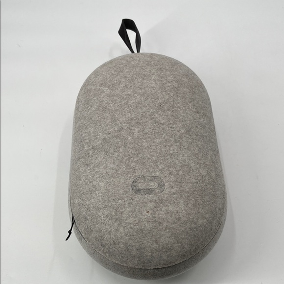 Oculus | VR, AR & Accessories | Oculus Quest 2 Case | Poshmark